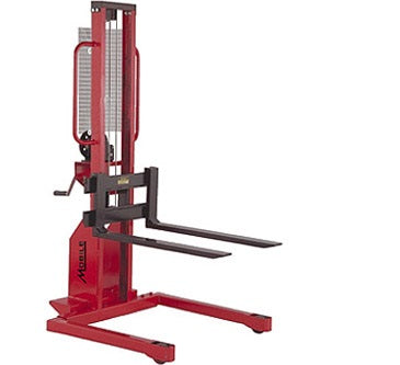 Mobile winch operated stacker with forks - Tresk
